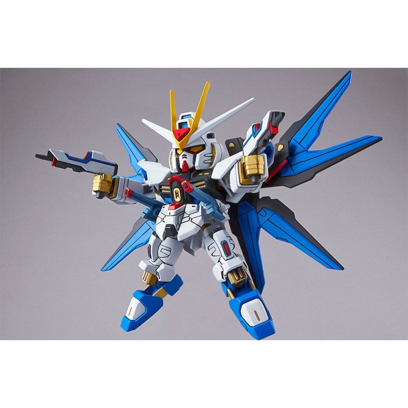 SD STRIKE FREEDOM GUNDAM (EX STANDARD)